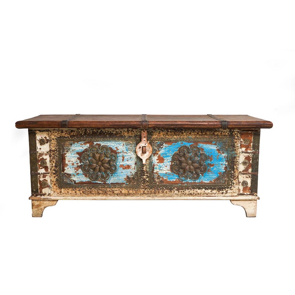 "Artist Art - Antique Wooden Trunk With Brass WorkShop Online"